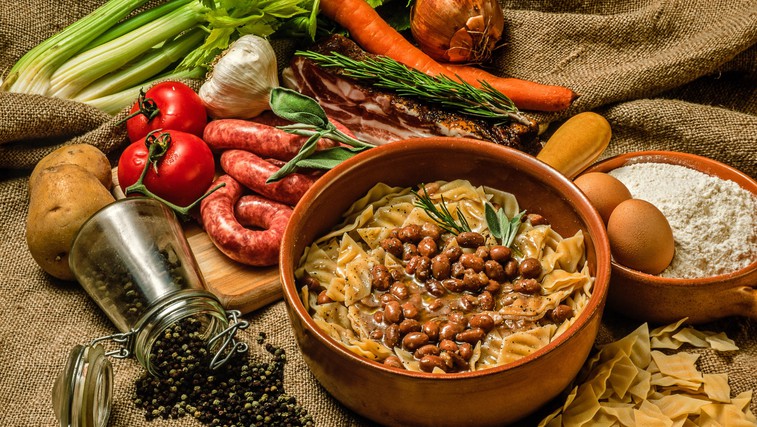 6 priljubljenih jedi s fižolom, ki je odlično nadomestilo za meso ...