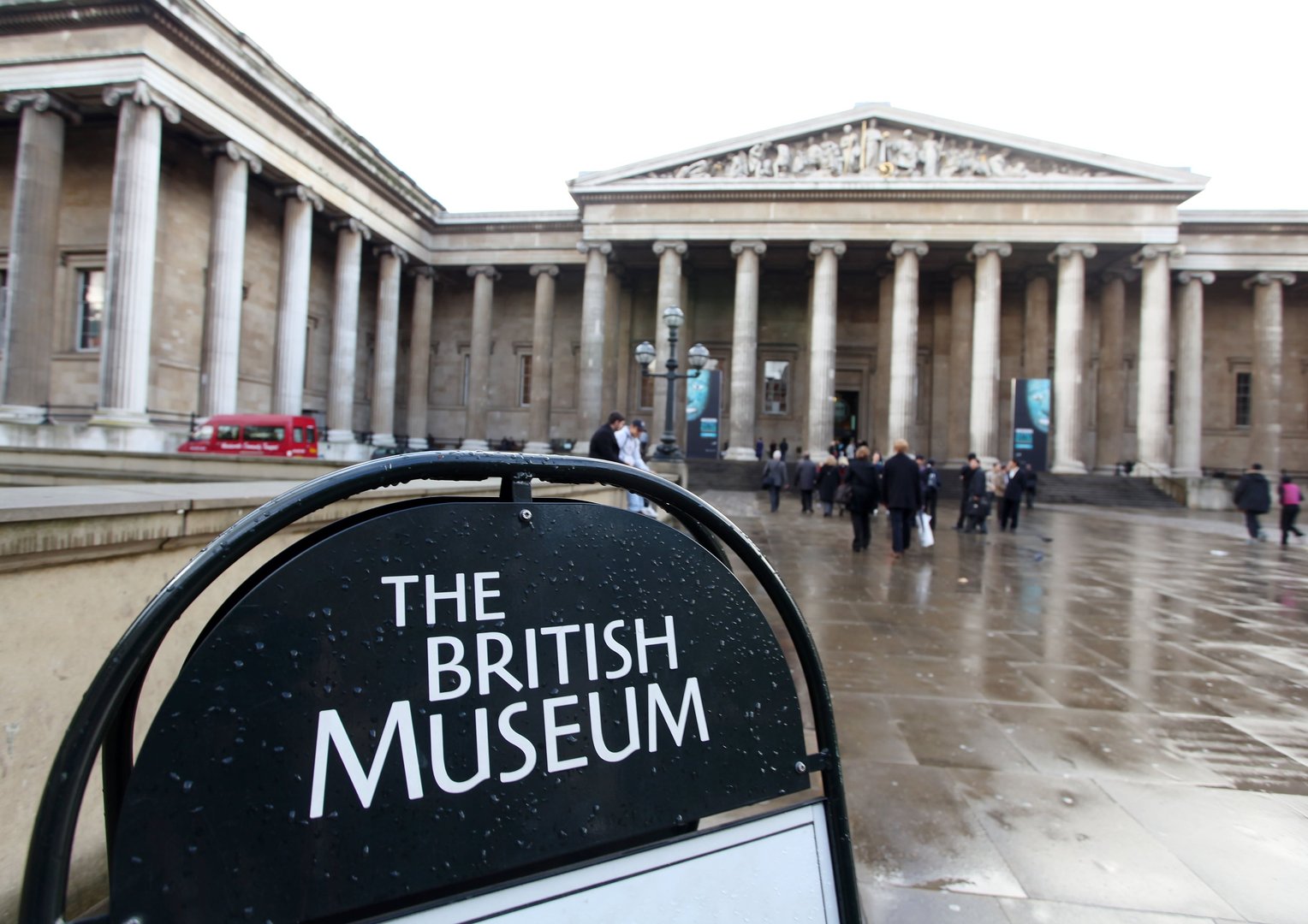 Tu je 6 slavnih svetovnih muzejev, po katerih se lahko “sprehodite” s ...