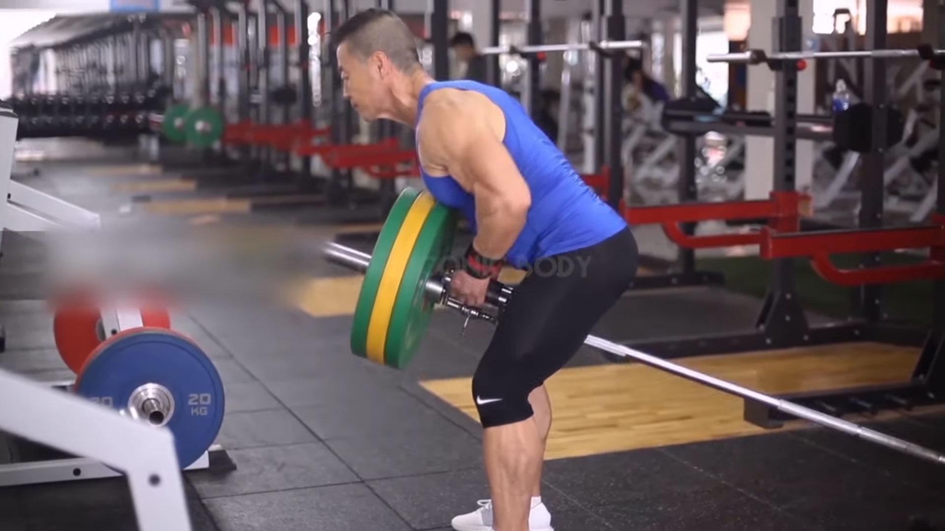 73-letni bodybuilder razkriva: Ta zajtrk je skrivnost njegove večne ...