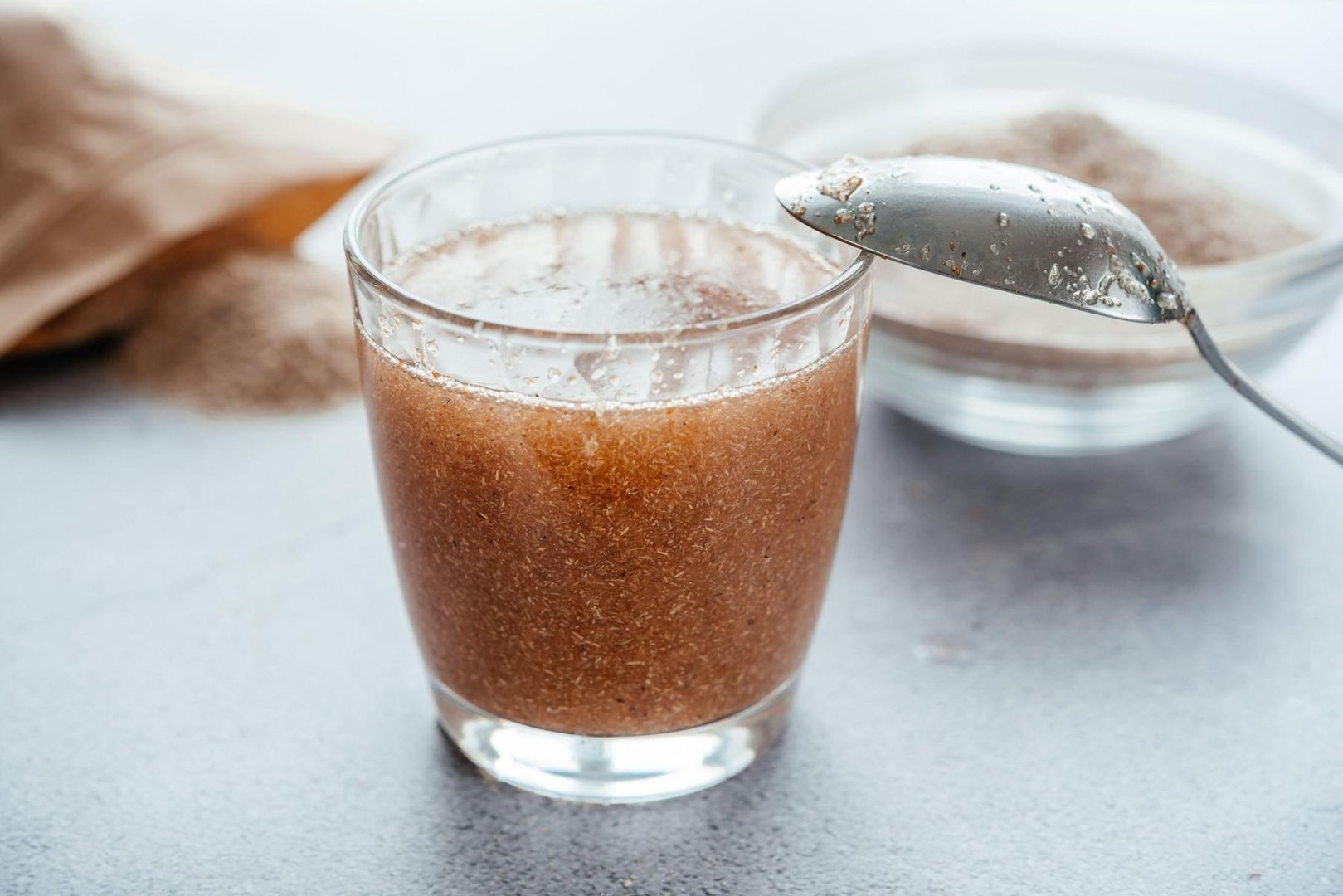 Indijski trpotec ali čarobni kosmiči, ki obljubljajo čudeže na vaši ...