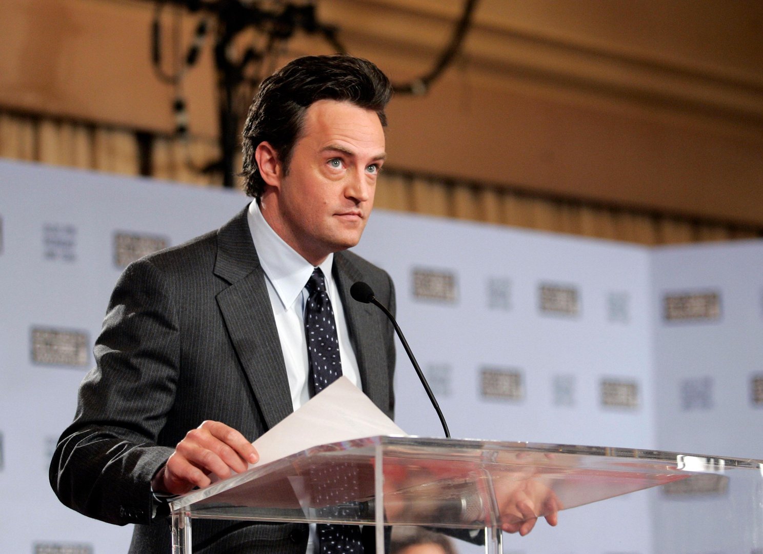 Pred svojo smrtjo je Matthew Perry objavil ganljiv zapis: "Ko umrem, si ...