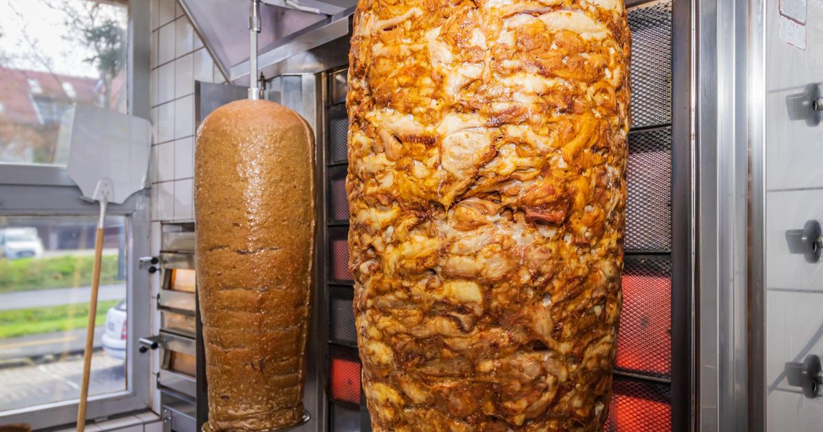 Kaj prodajalci kebaba po koncu dneva naredijo z mesom? - Aktivni.si