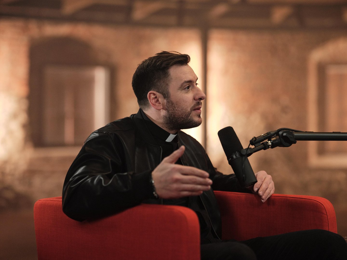 Duhovnik Martin Golob razkriva, kateri del svojega poklica bi nemudoma ...