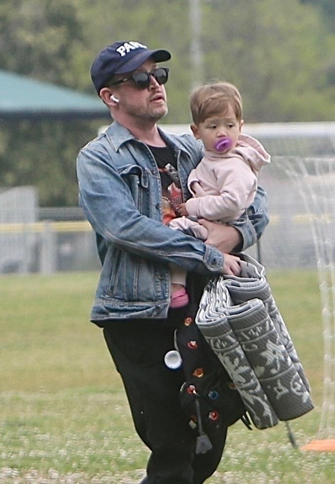 Zvezdnik filmske klasike Sam doma se je rešil krempljev odvisnosti ...